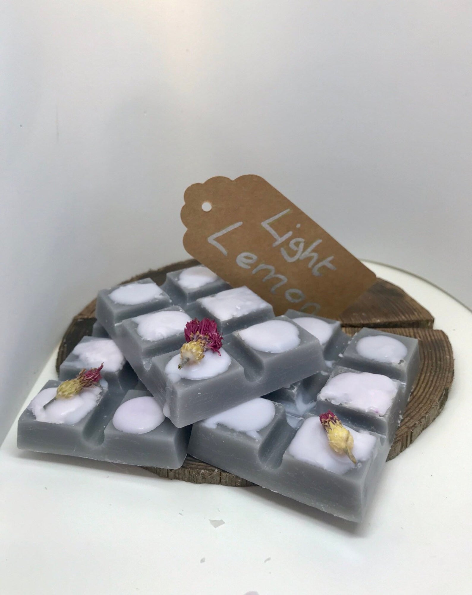 Light Lemon Scented Wax Melts Snap Bar on Luulla